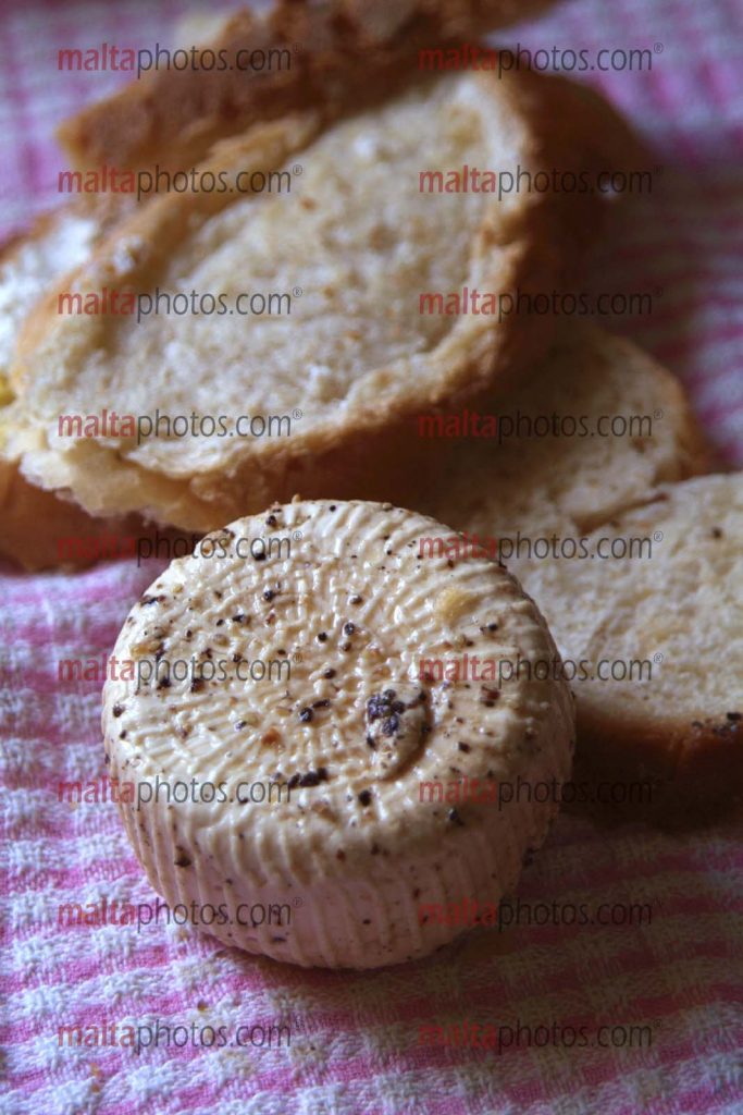 Food Gbejna Gbejniet tal bzar - Malta Photos