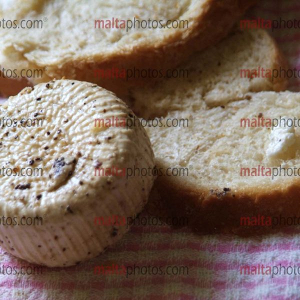 Food Gbejna Gbejniet tal bzar - Malta Photos