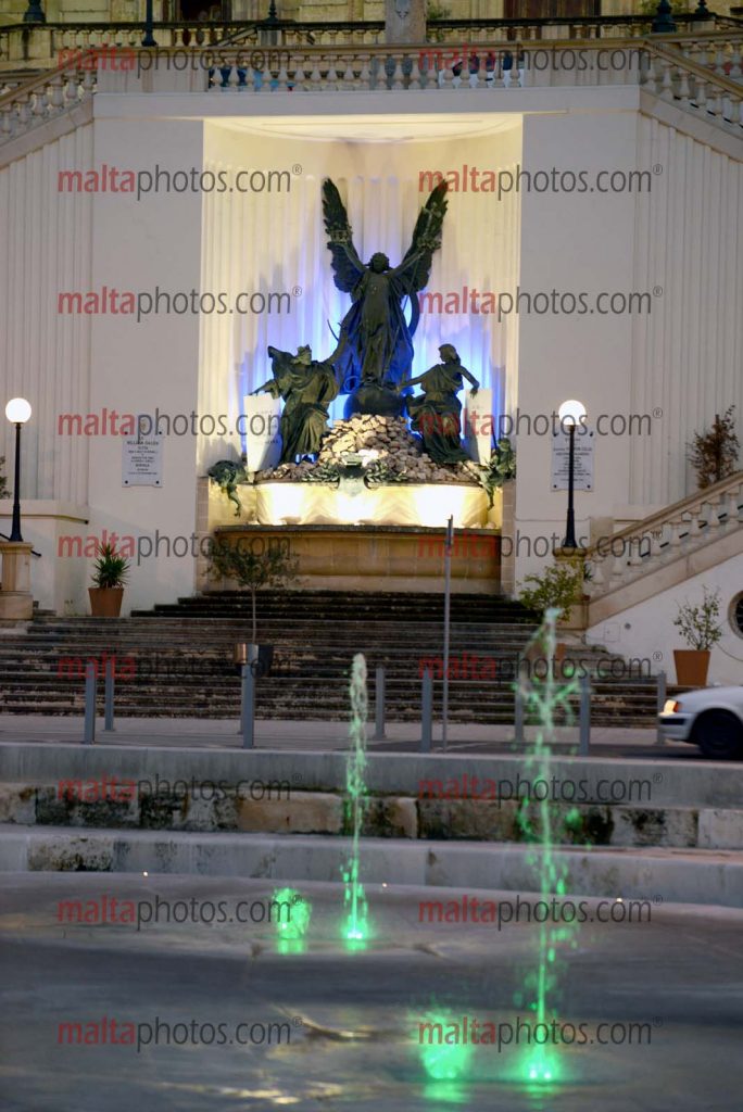 Cospicua Bormla Cottonera Monument WWII - Malta Photos