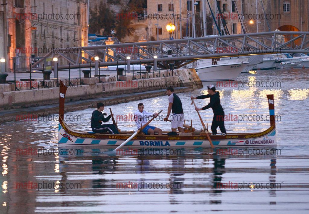 Cospicua Bormla Cottonera Bridge Boat Dghajsa People Regatta Rowing ...