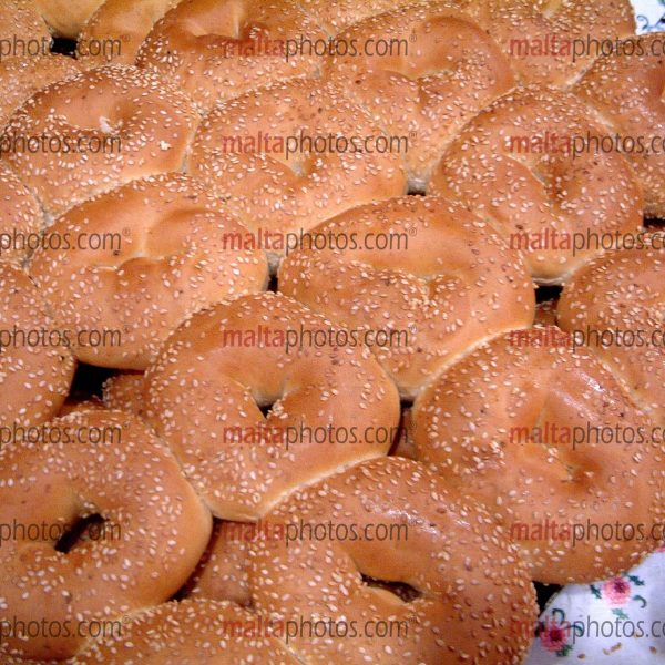 Food Borza ta' San Martin Lewz gewz qastan tin nuts Sweets - Malta Photos