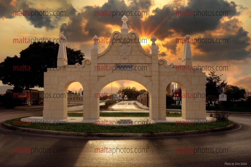 Fleur De Lys Wignacourt Arch Arches Monument Architecture - Malta Photos