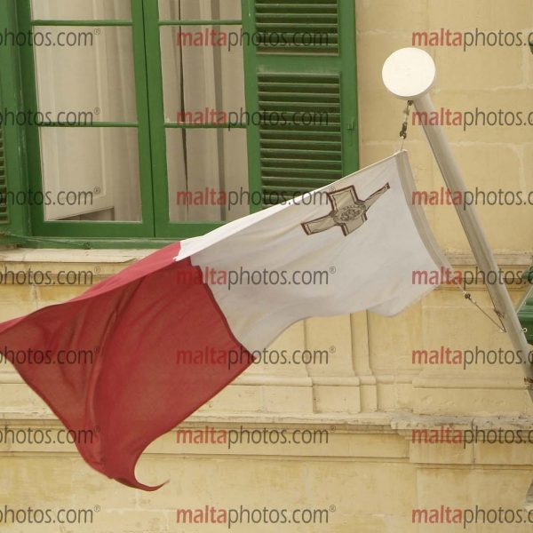 Flags Malta George Cross Gallantry GC - Malta Photos