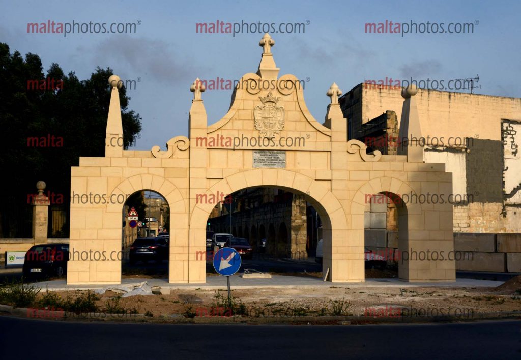 Fleur De Lys Wignacourt Arch Arches Monument Architecture - Malta Photos