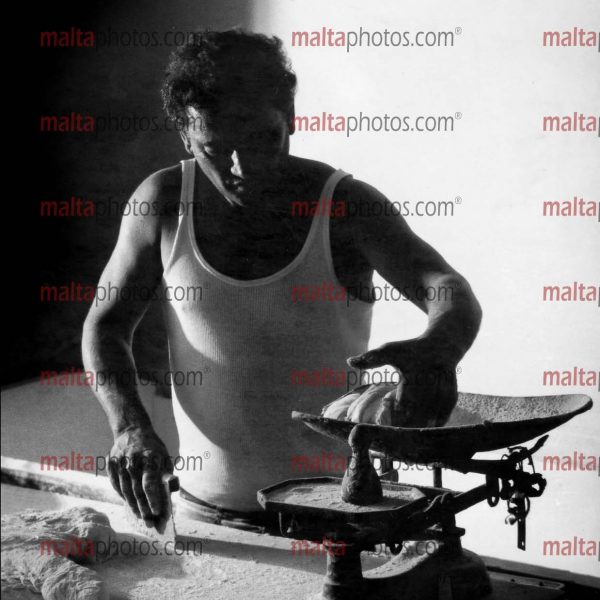 Maltese Bread Hobza Maltija Qoffa Bixkilla - Malta Photos