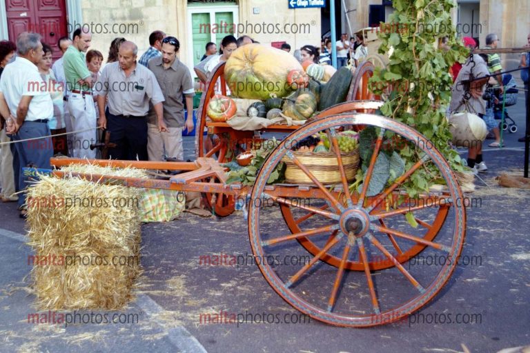 Mgarr Cart Karettun Vegetables Display People - Malta Photos