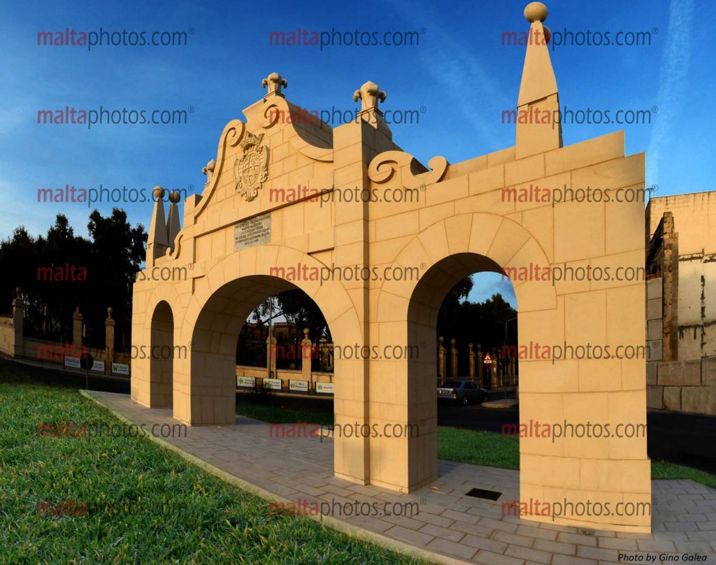 Fleur De Lys Wignacourt Arches Monument Roundabout - Malta Photos